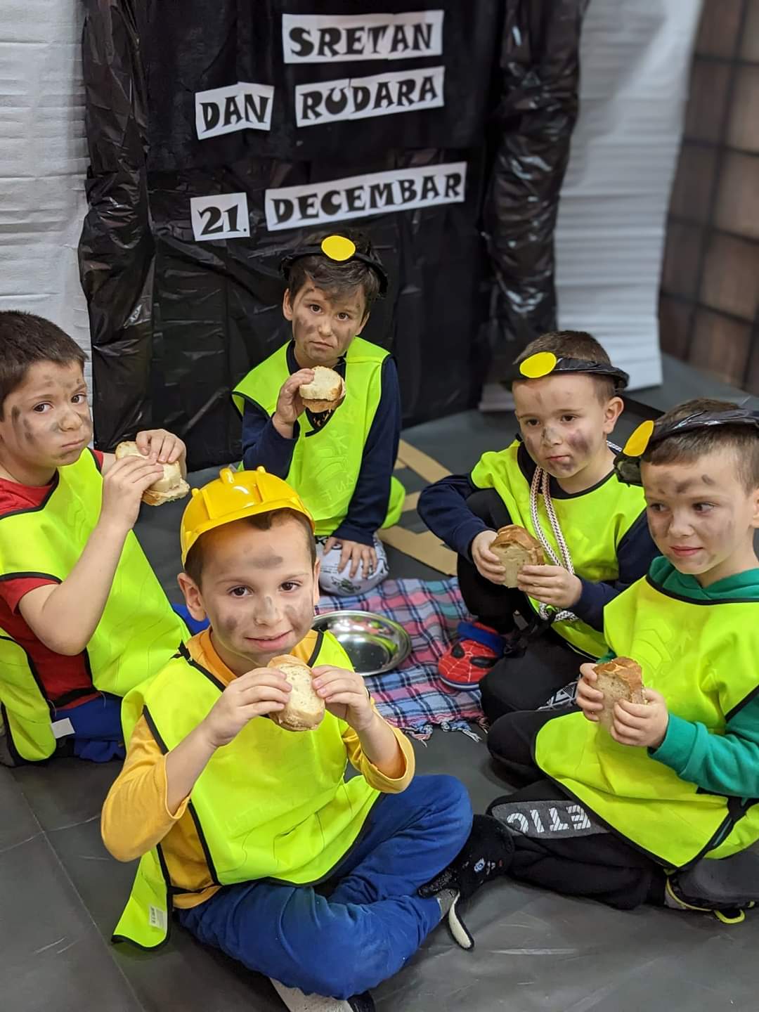 Mališani obdaništa "Sultan Fatih" aktivnostima obilježili Dan rudara ...